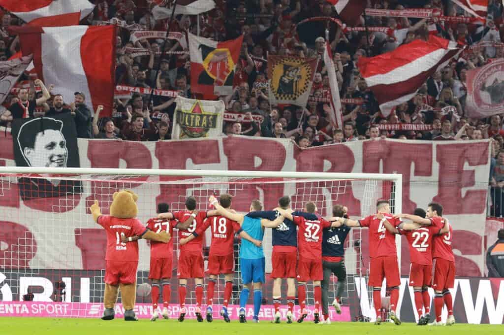 Rückkehr in die Südkurve: Bayern-Ultras kündigen Comeback in der ...