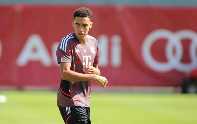 Musiala über seine Zukunft beim FC Bayern: "Ich bin happy, aber man ...