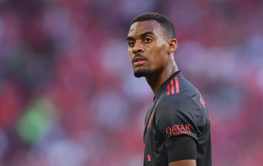 Doppeltes Gehalt? Liverpool soll sich mit Gravenberch auf einen Wechsel ...