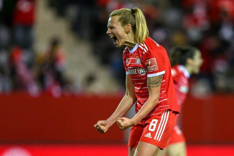 Nächste Leistungsträgerin verlängert: Maximiliane Rall bleibt beim FC ...