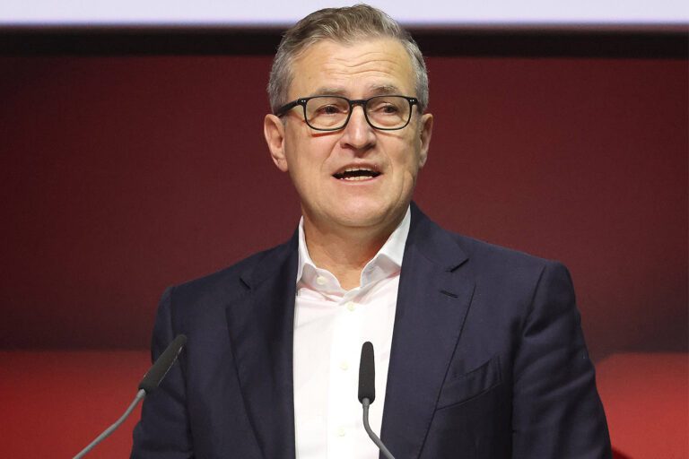 Dreesen über mögliche Abgänge: Bayern sucht die beste Lösung