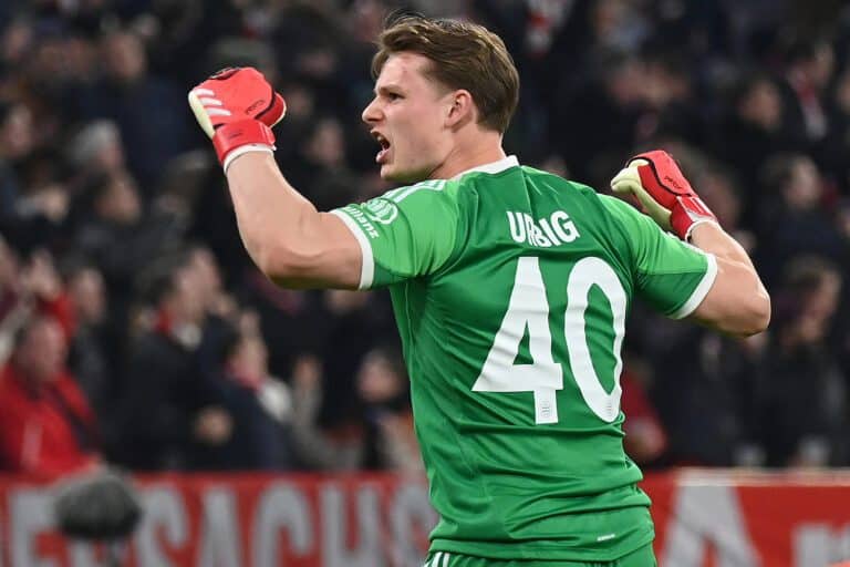 Muskelprotz Urbig: Darum ist der Bayern-Torwart so gut in Form