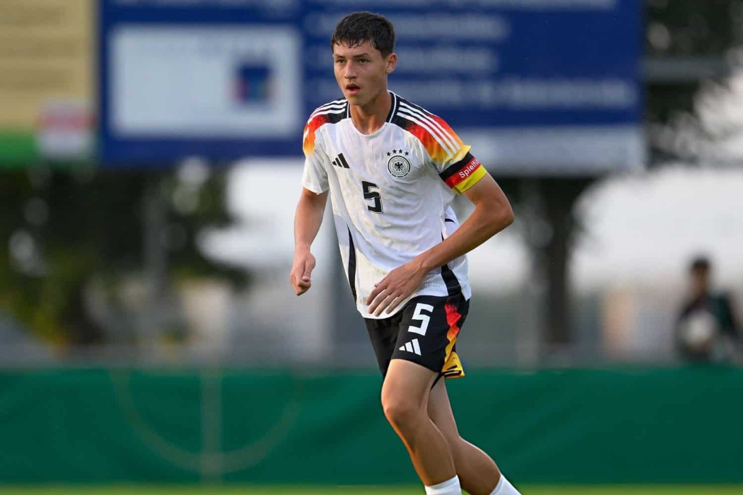 Kompany überrascht: 15-jähriges Bayern-Juwel mischt bei den Profis mit